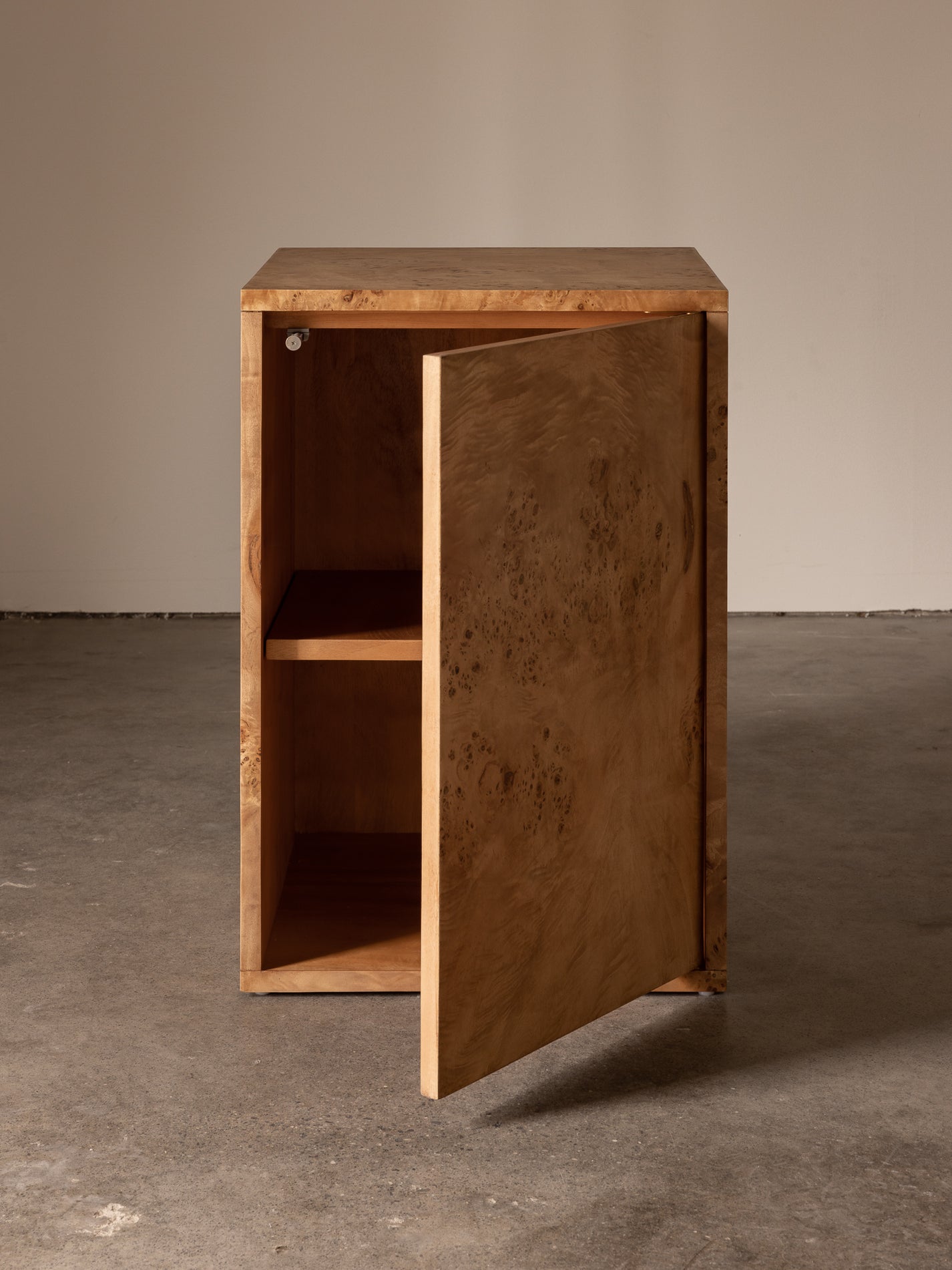 Vernier rectangular side table – Galerie Paradis